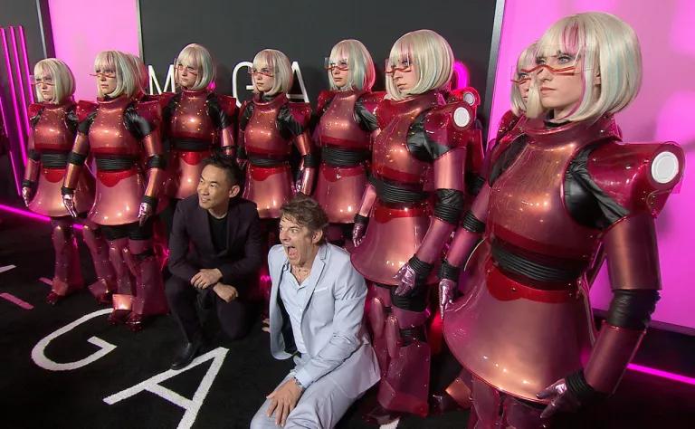 익스트림무비 - 제임스 완, 'M3GAN' 스핀오프 'SOULM8TE'는 "로봇과 함께하는 '치명적인 매력'과 같다"고 말했습니다