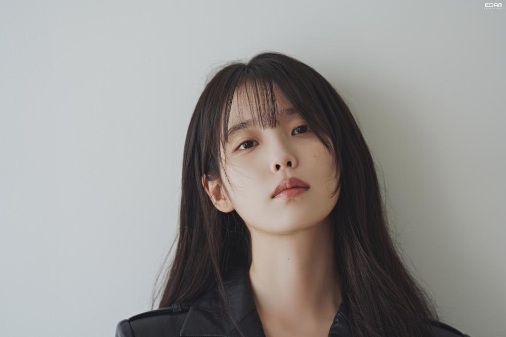 익스트림무비 - 아이유 “IU 2024 SEASON'S GREETINGS” 이담엔터테인먼트 화보