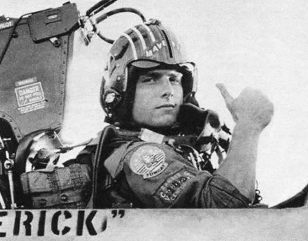 익스트림무비 - [ 1일1탑건 ] 격납고 교육장면 1,2편 비교샷 / '탑 건' 비하인드샷 모음 / '탑건 매버릭' 캐스트 단체 ...