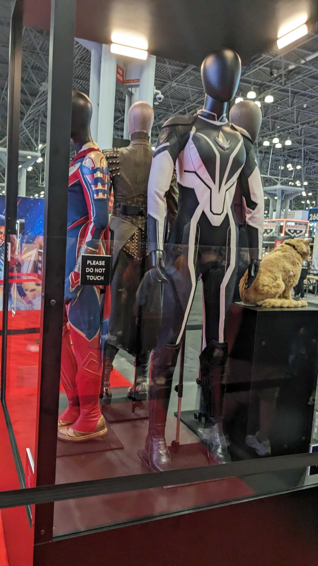익스트림무비 더 마블스 뉴욕 코믹콘 전시 수트들 모습 And 기타 풍경