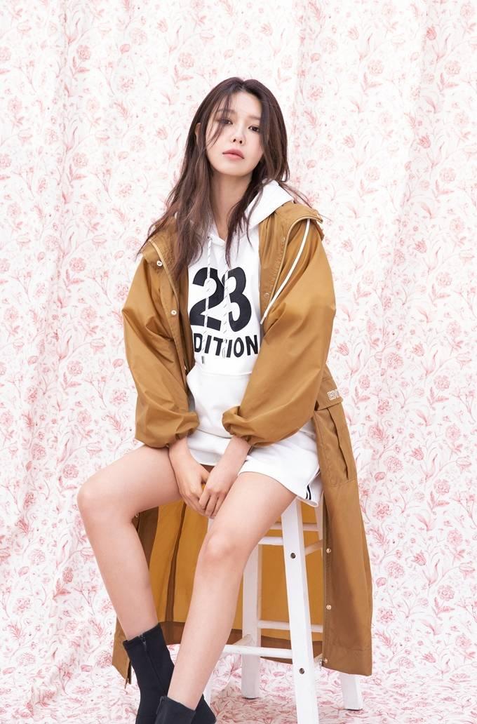 익스트림무비 - 최수영 E.B.M(Edition By MICHAA) 2023 SUMMER 컬렉션