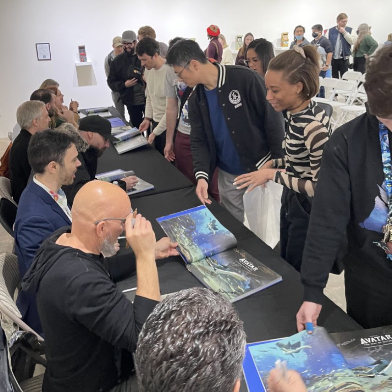 익스트림무비 - '아바타 2' 공식아트북 해외 사인회에 나타난 이크란