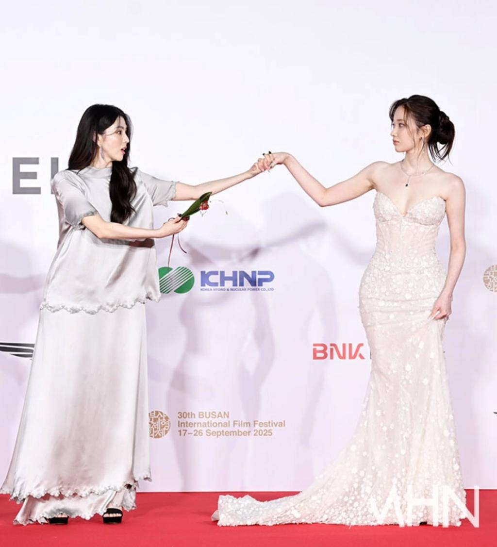 익스트림무비 - 한소희 & 전종서 부국제 레드카펫