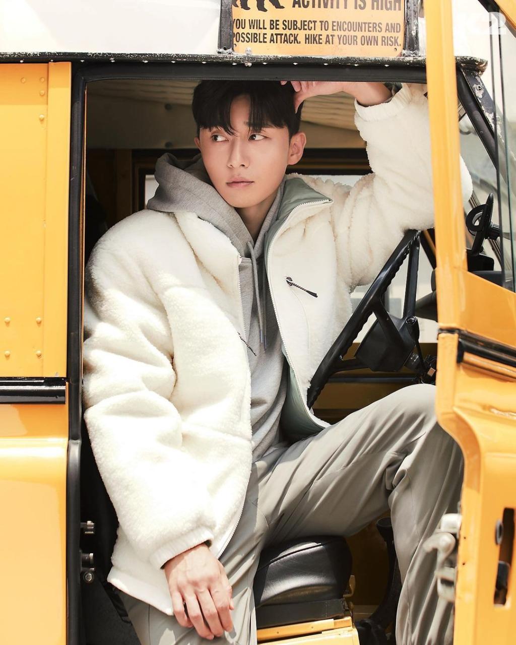 익스트림무비 - 박서준 K2 22FW