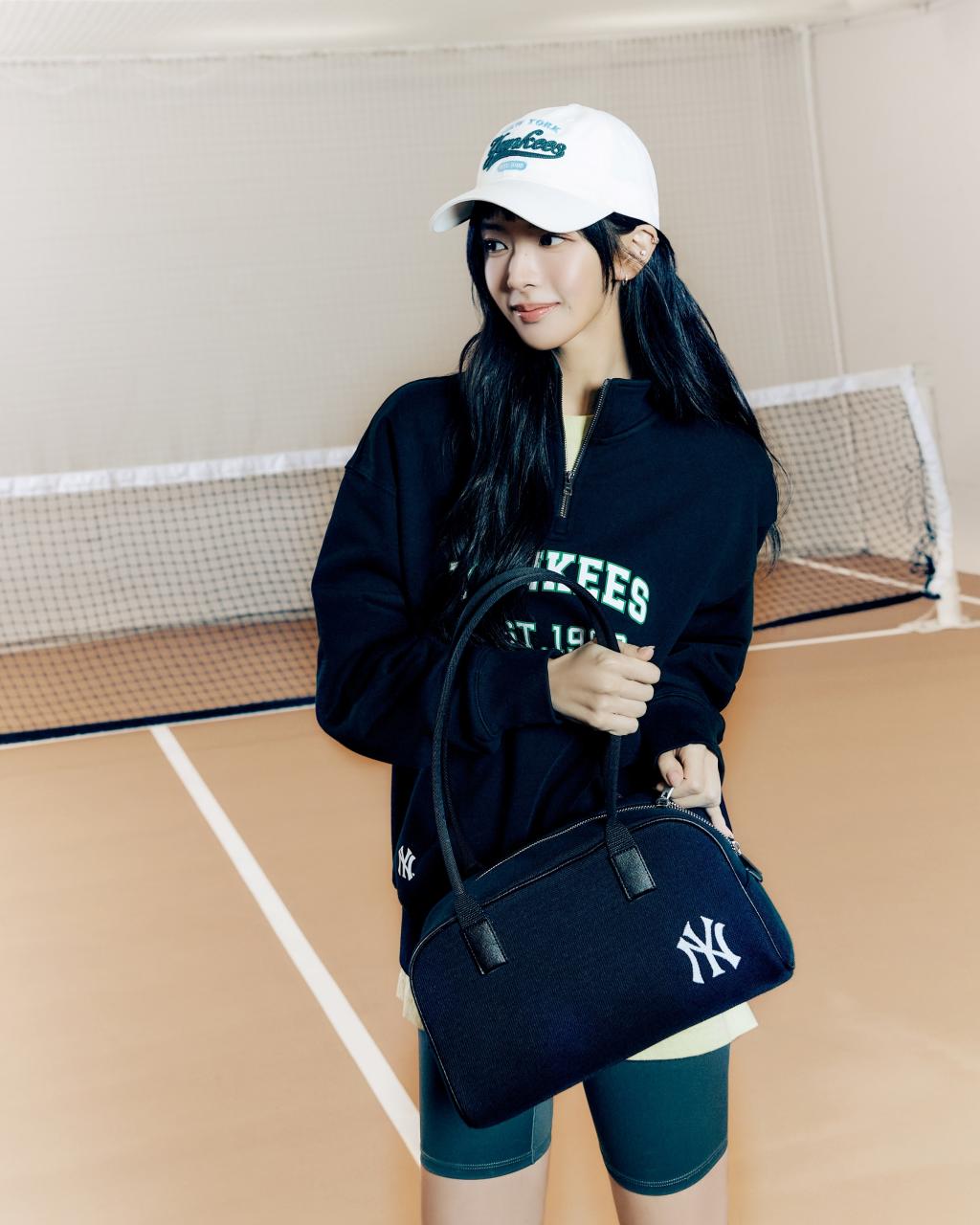 익스트림무비 - '황야' 노정의 MLB 24SS 바시티 컬렉션 화보 #1