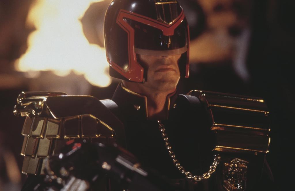 익스트림무비 - 우리나라 감독 중에 Judge Dredd 제작하실 분 없을까요?