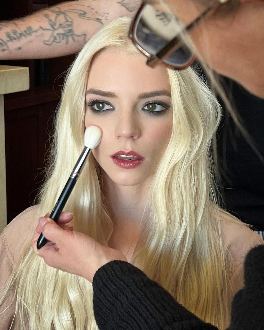 익스트림무비 - 애냐 테일러 조이 '수퍼마리오 브라더스' 프리미어 포트레이트 / 헤일리 스타인펠드 음료 광고