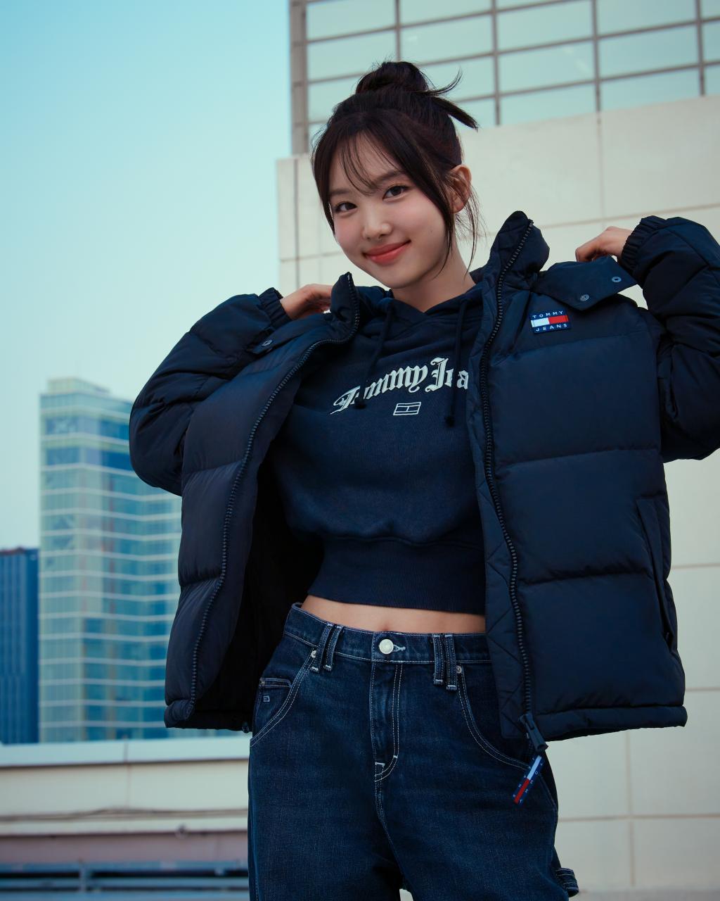 익스트림무비 오늘 갤러리 트와이스 나연 타미진스 23fw 알래스카 푸퍼 캠페인 화보 하퍼스바자 스테이씨 레인저스 Fc 방문