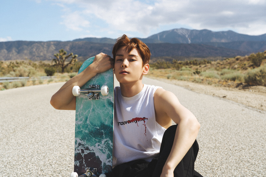 익스트림무비 - 윤서빈 싱글 '파도쳐 (Love is like a wave)' 두 번째 컨셉 포토.jpg