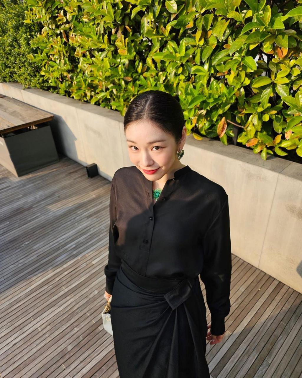 익스트림무비 - 뉴진스 DANIELLE 데이즈드 2023 6월호 화보 / 김연아 인스타 업뎃
