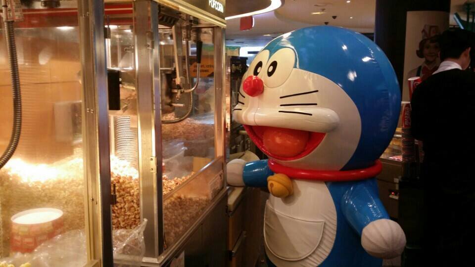 익스트림무비 - CGV에서 일일미소지기 하는 도라에몽